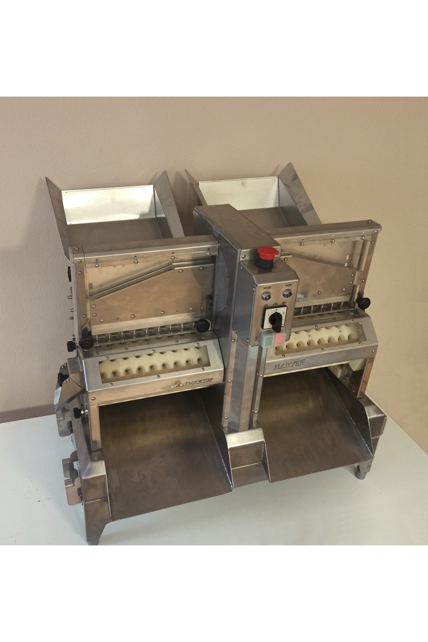 Machine for pitting cherries 250-300 kg/hour Harver DM300x2